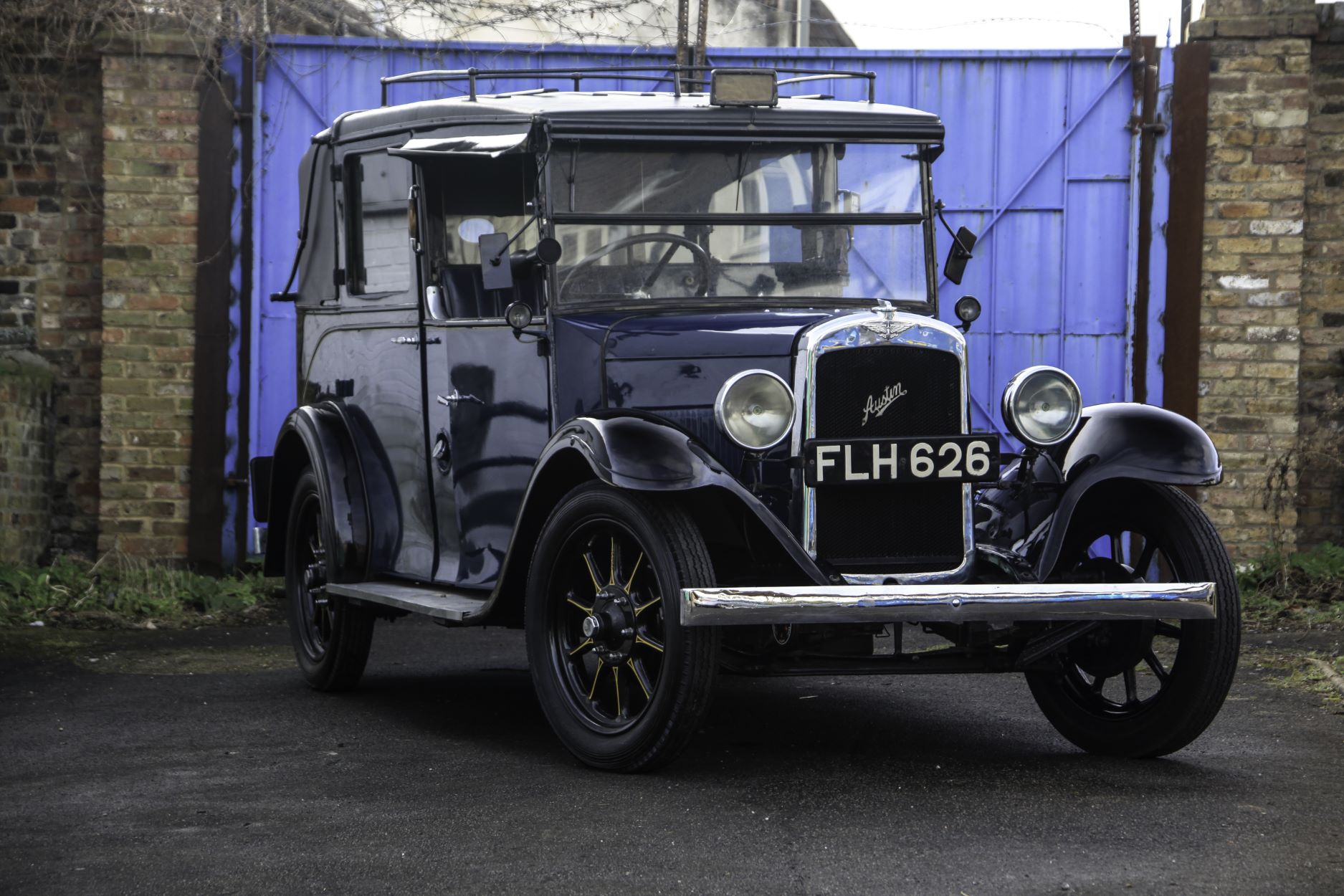 Lot 194 - 1939 Austin Heavy 12/4 Low Loader London