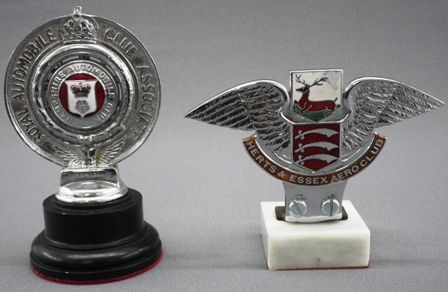Lot 31 - Motoring badges