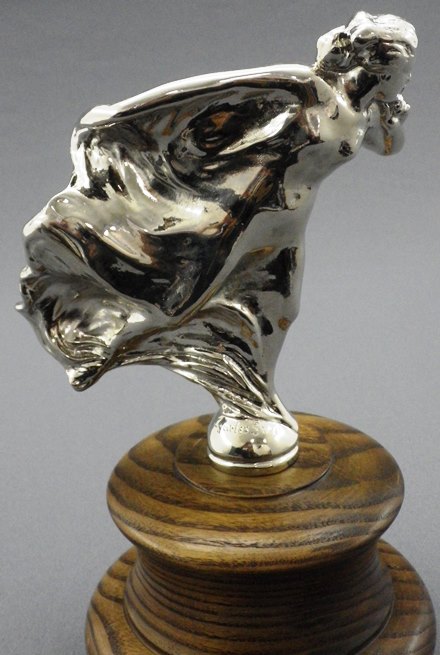 Lot 36 - Whisper motor mascot