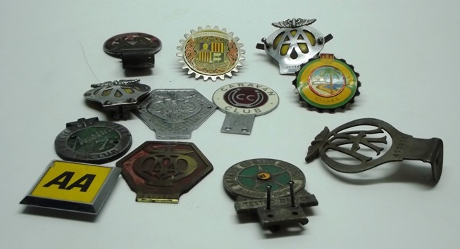 Lot 8 - 12 motoring badges