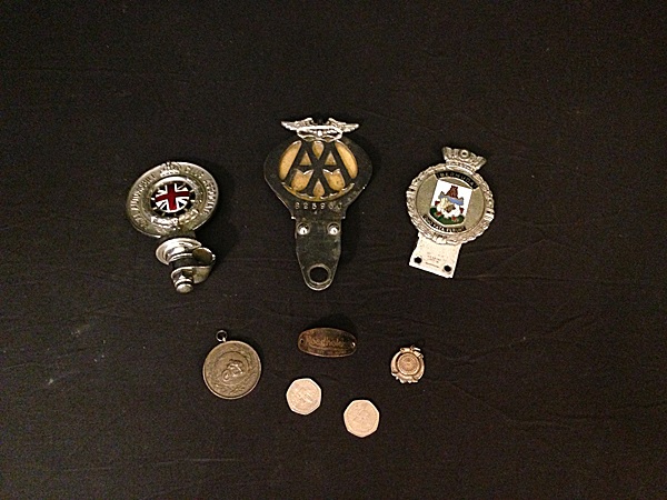 Lot 25 - Collection of coins & Badges
