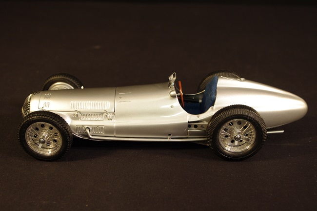 Lot 76 - Mercedes-Benz W154 model