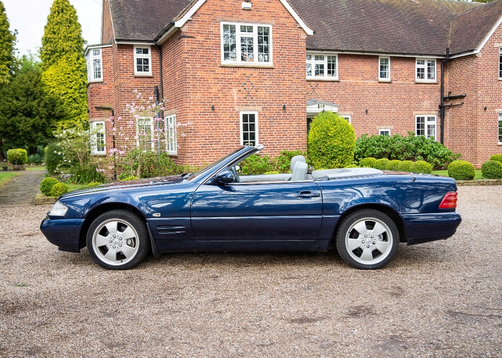 Lot 263 - 2000 Mercedes-Benz SL320
