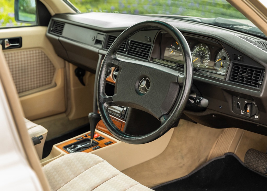 Lot 105 - 1991 Mercedes-Benz 190E Sportline (2.6