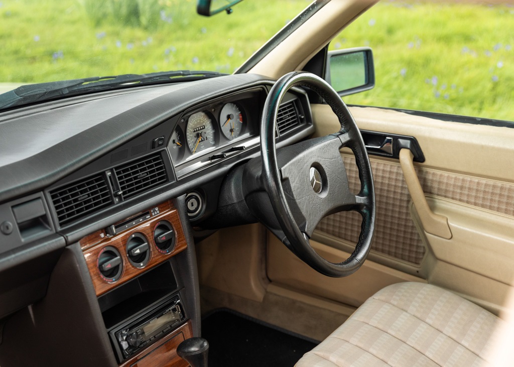 Lot 105 - 1991 Mercedes-Benz 190E Sportline (2.6