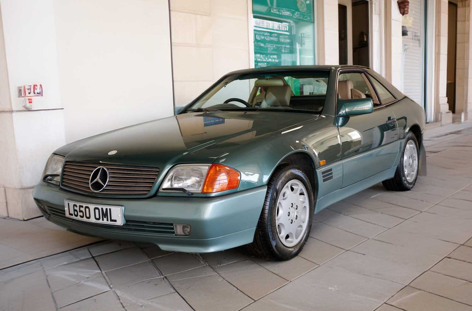 Lot 288 - 1993 Mercedes-Benz SL500