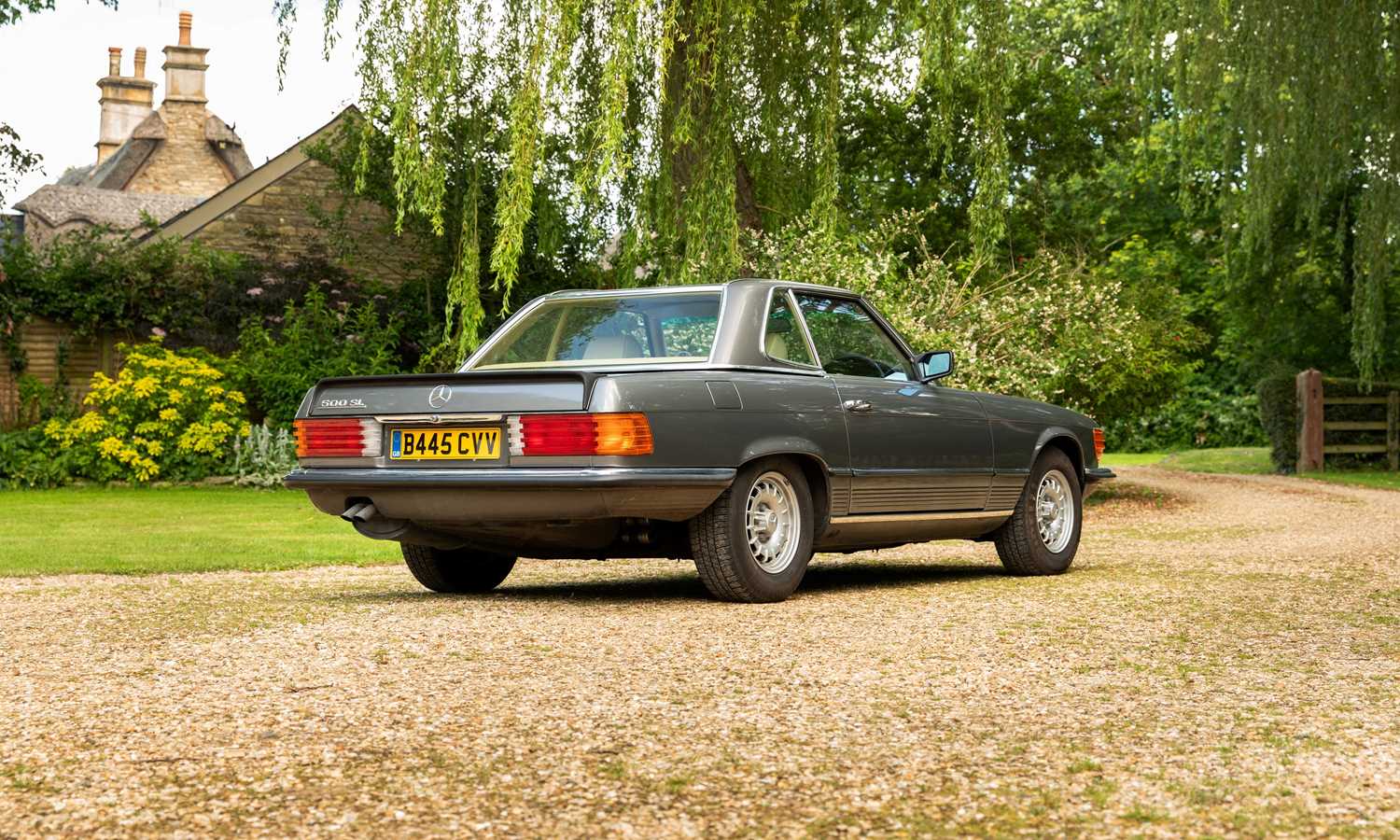 Lot 255 - 1984 Mercedes-Benz 500 SL