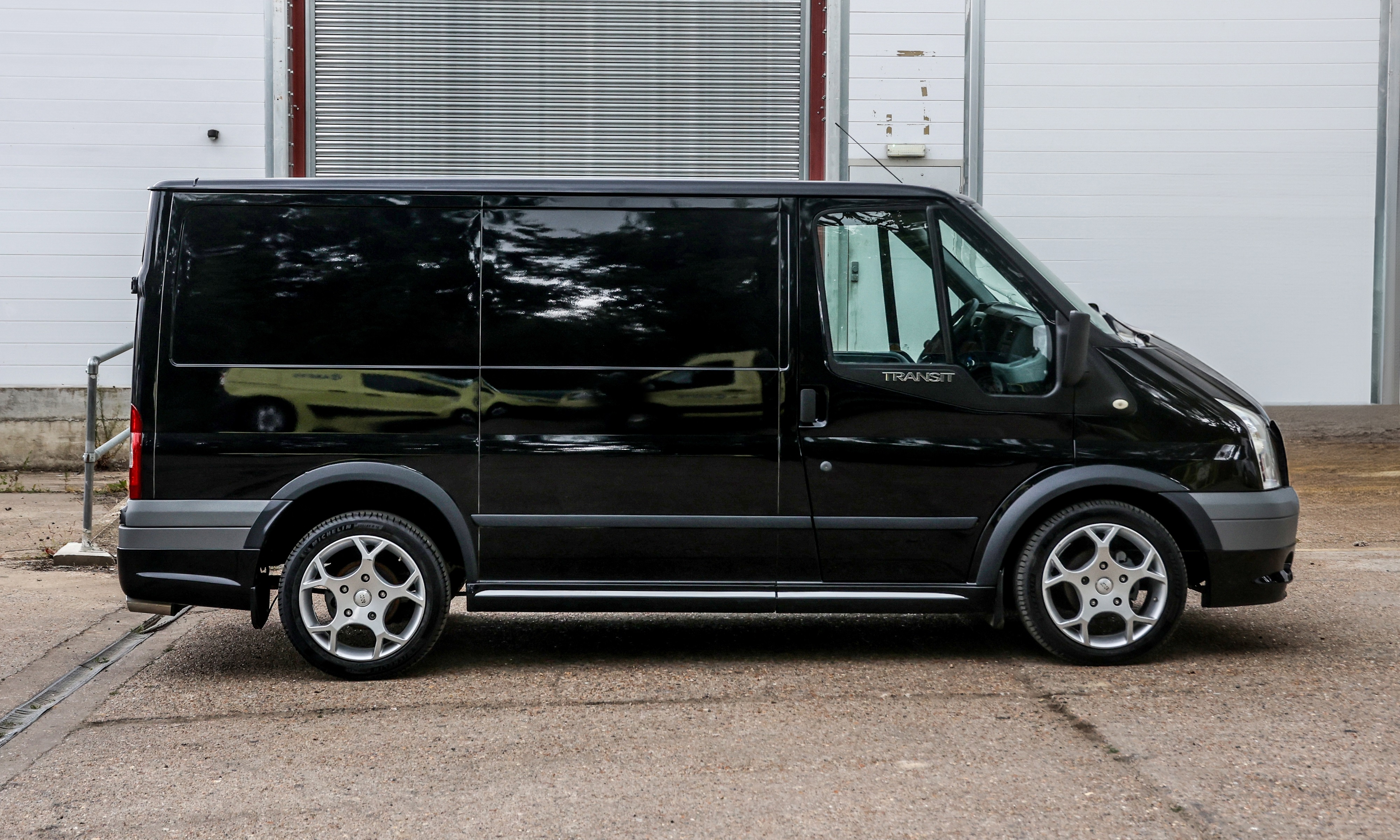 Lot 251 - 2009 Ford Transit Custom Sport Van