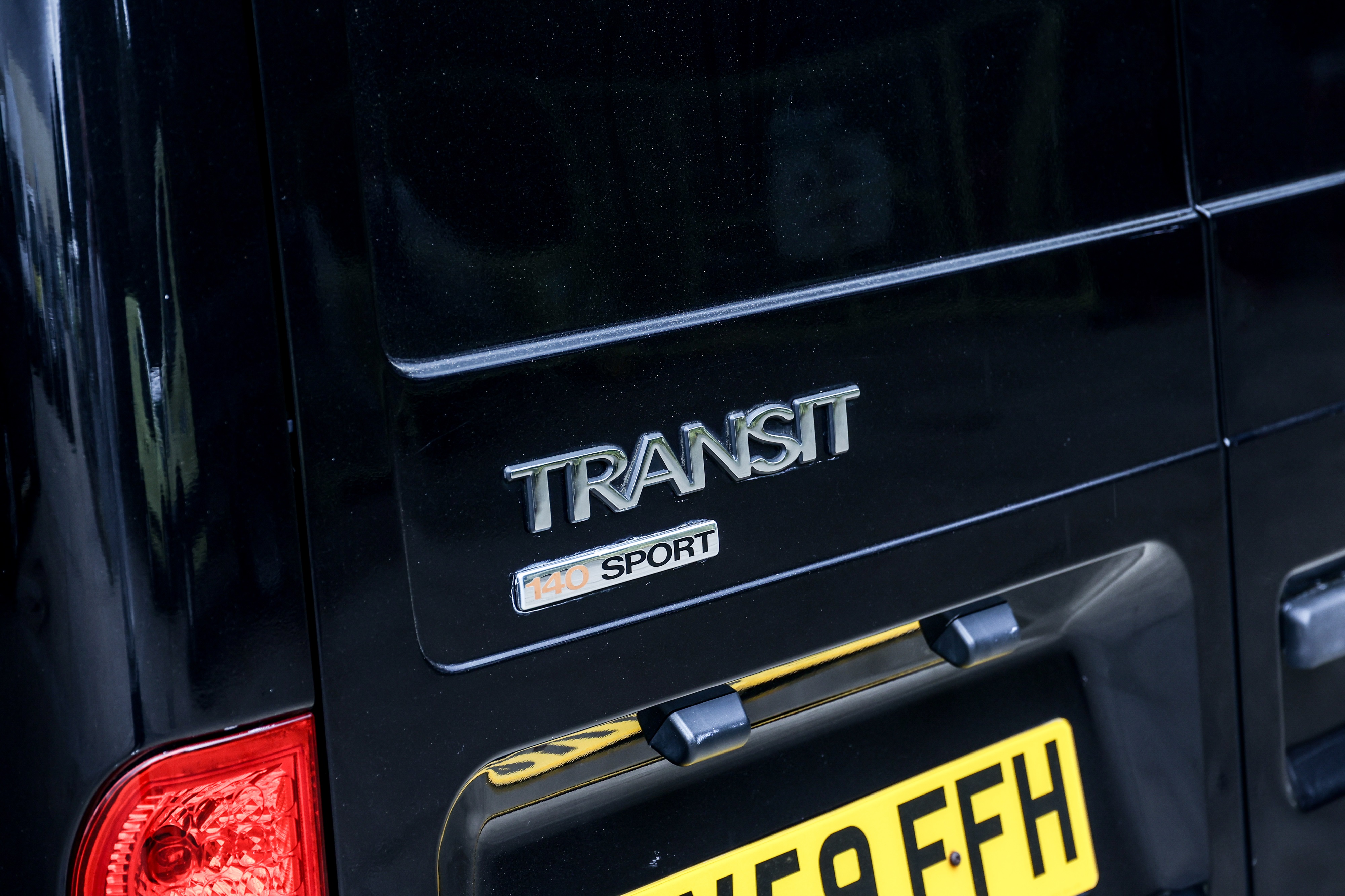 Lot 251 - 2009 Ford Transit Custom Sport Van