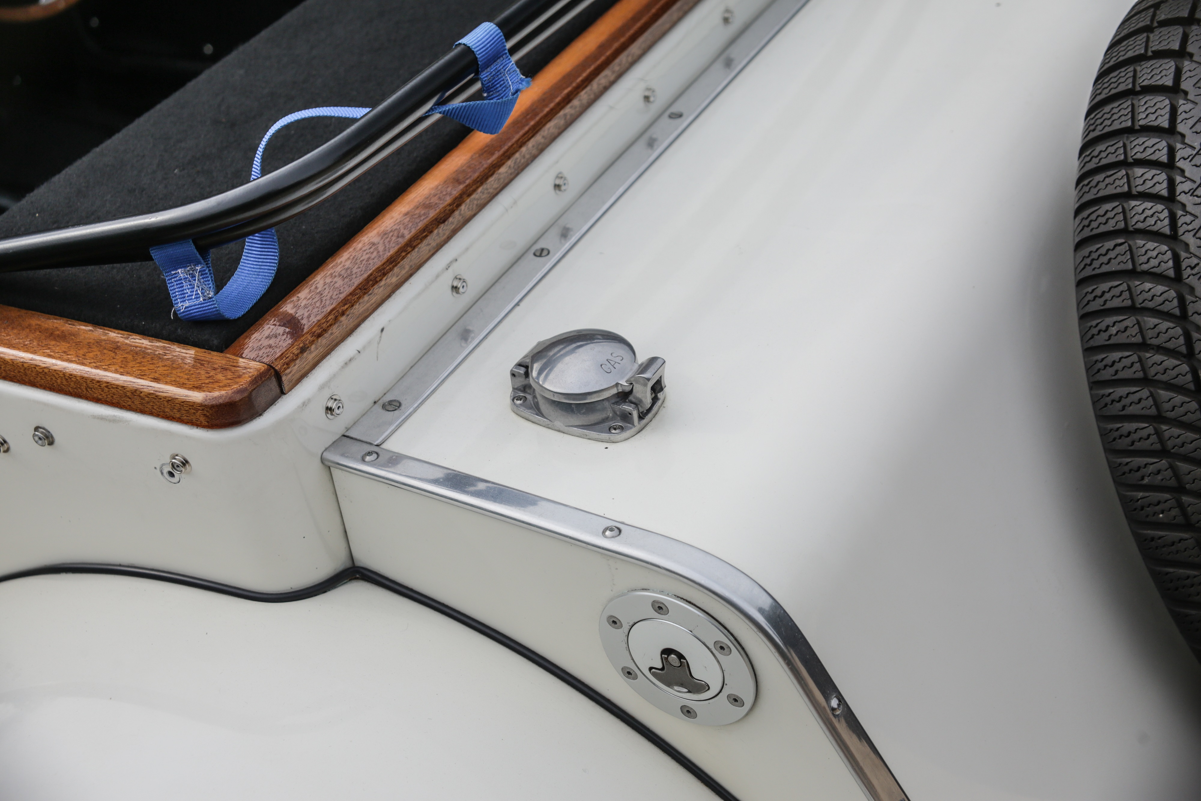 Lot 145 - 2003 JBA Falcon TSR