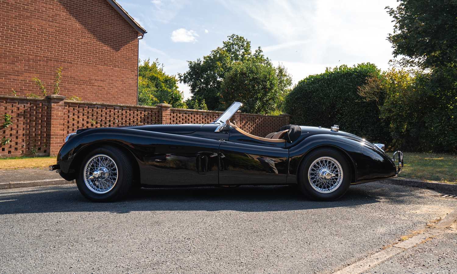 Lot 171 - 1952 Jaguar XK120 Roadster