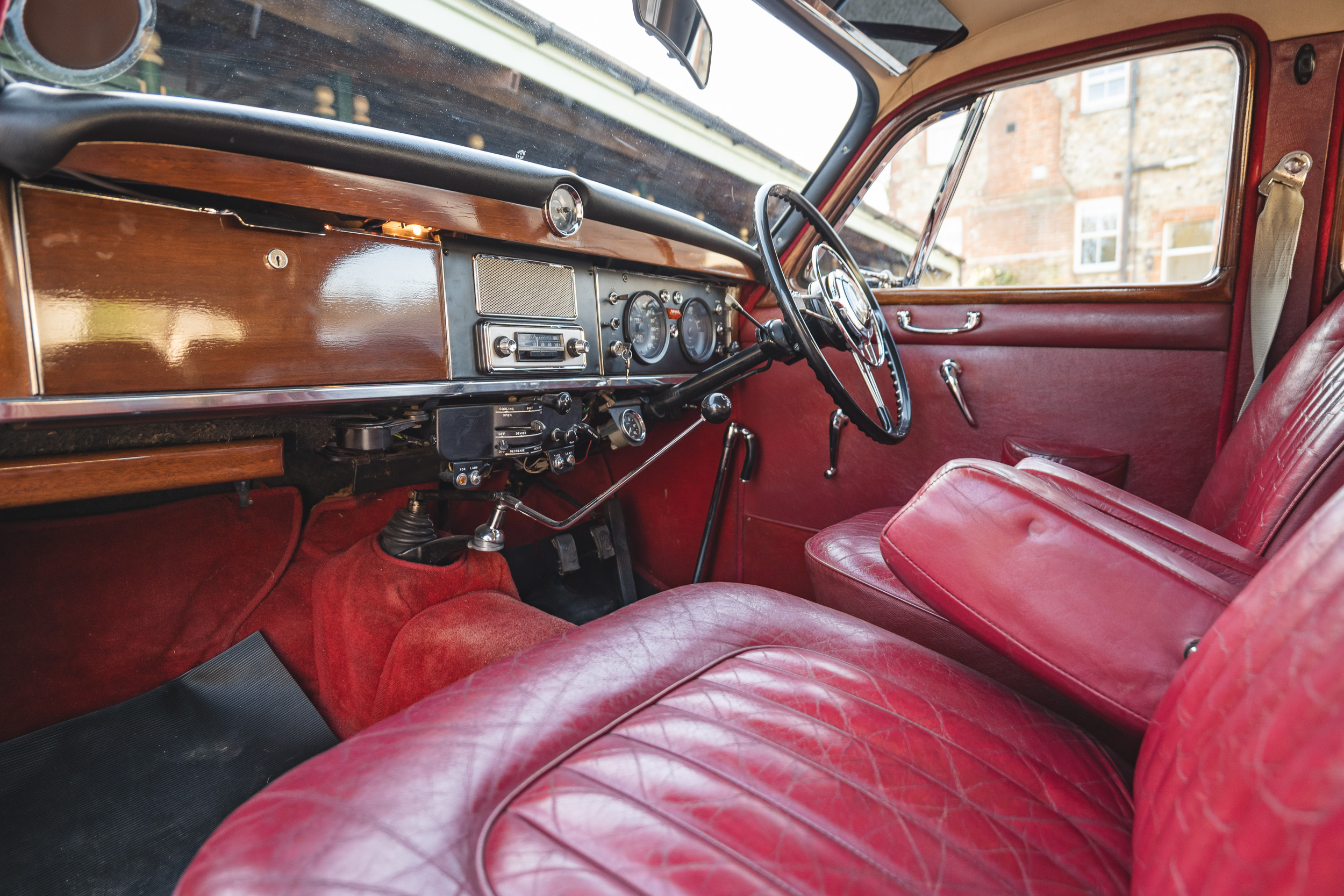 Lot 115 - 1963 Rover P4 110