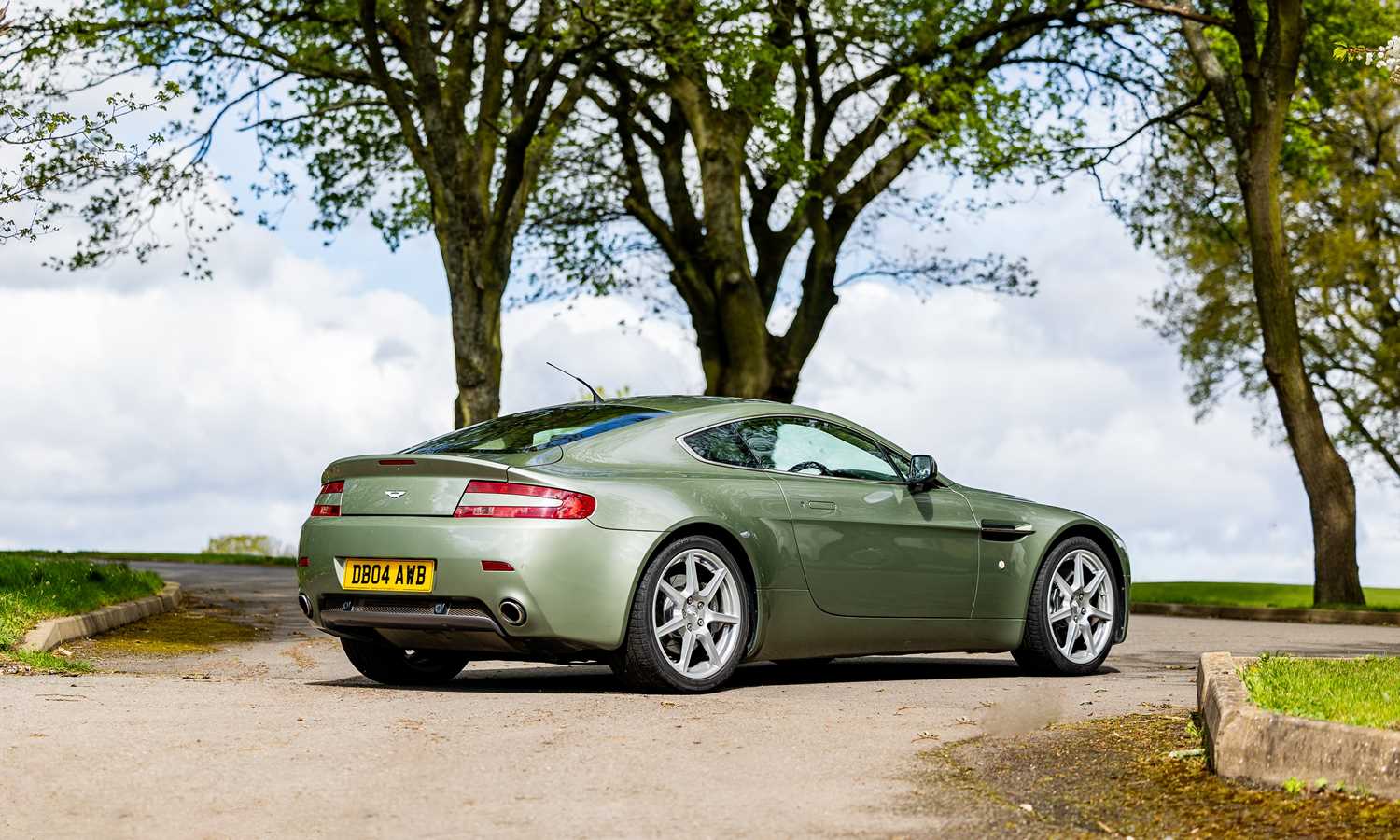 Lot 175 - 2007 Aston Martin V8 Vantage