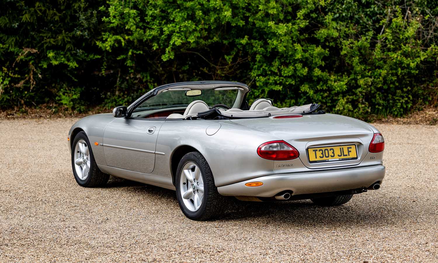 Lot 252 - 1999 Jaguar XK8 Convertible