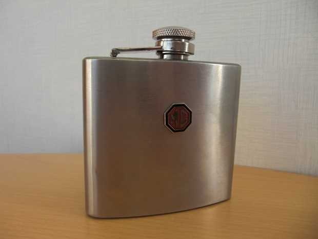 Lot 35 - A good stainless steel 5oz Brandy Flask