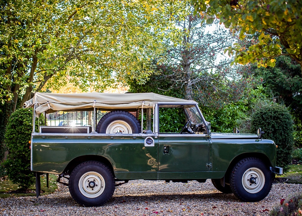 Lot 281 - 1961 Land Rover Series II 109