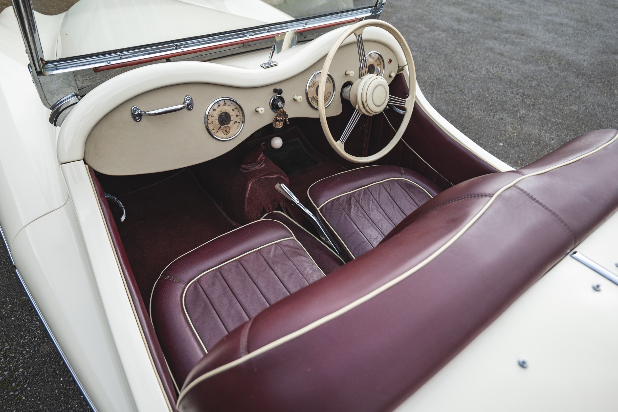 Lot 222 - 1950 Alvis TB14