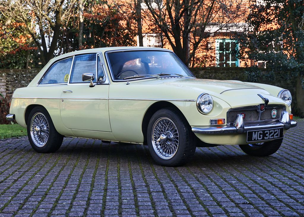 Lot 121 - 1968 MGC GT
