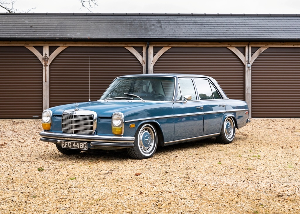 Lot 112 - 1969 Mercedes-Benz W114 250 Saloon