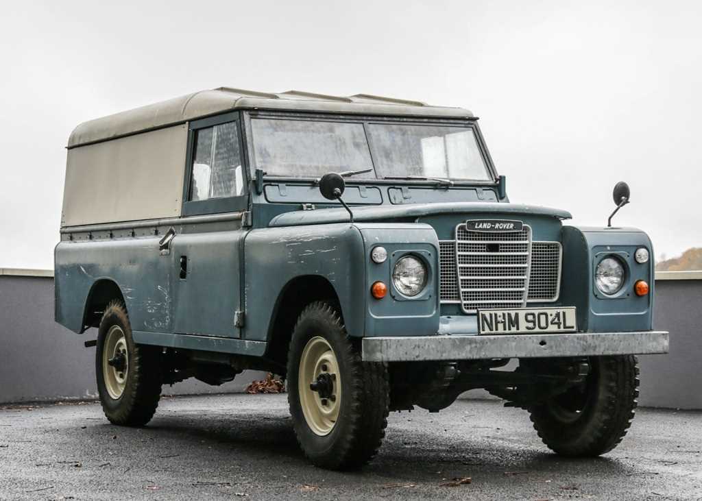 Lot 219 - 1972 Land Rover Series III LWB