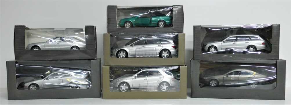 Lot 113 - A selection of 11 boxed 1990 Formula 1