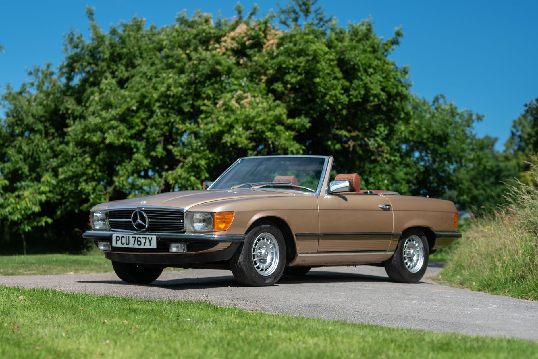 Lot 186 - 1982 Mercedes-Benz SL 380 Roadster